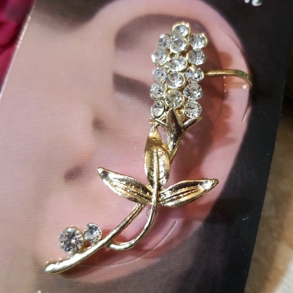 Jesi's Fashionz | Jewelry | E262 Gold Crystal Flower Ear Cuff | Poshmark